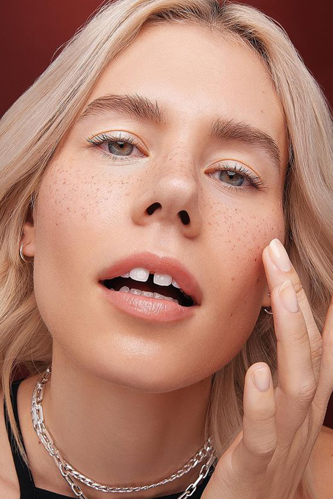 How To Make Fake Freckles Without Makeup | Saubhaya Makeup