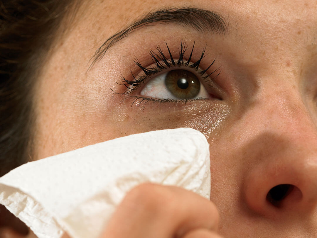 9 Best Makeup Tips for Watery Eyes From Makeup Artists | IPSY