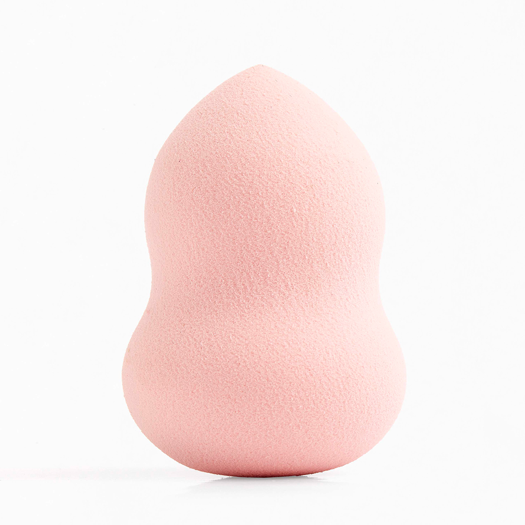 Here’s How to Use a Makeup Sponge, Step-by-Step From Experts | IPSY