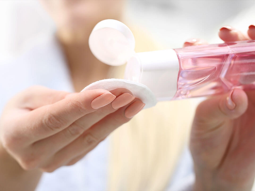 14 Best Oil-Free Makeup Removers to Melt Away Your Makeup