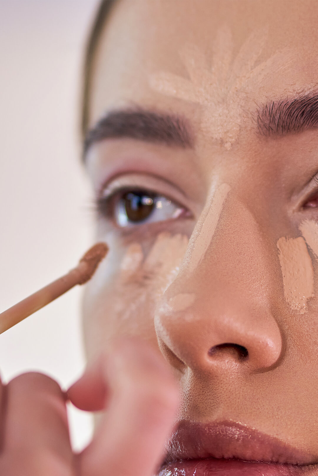 How to Prevent Concealer From Creasing Under Eyes